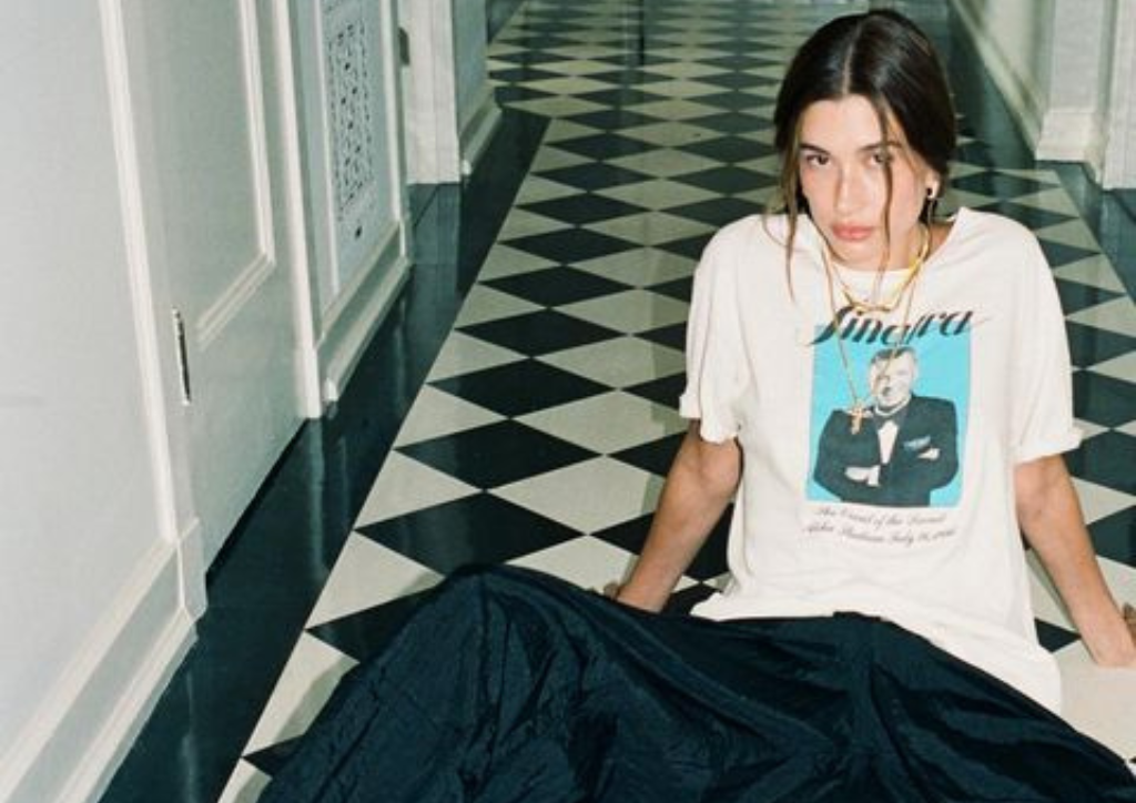 Celebrity Style Inspiration: Top Outfits and Looks | Vasaro